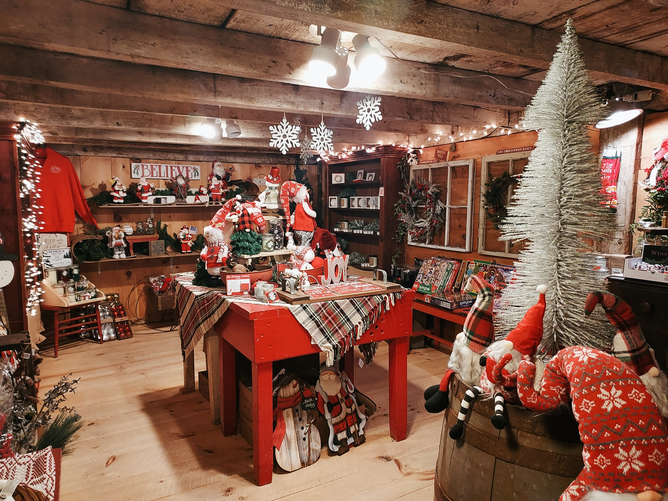 Local Loves: The Christmas Barn – Coffee & Chiffon